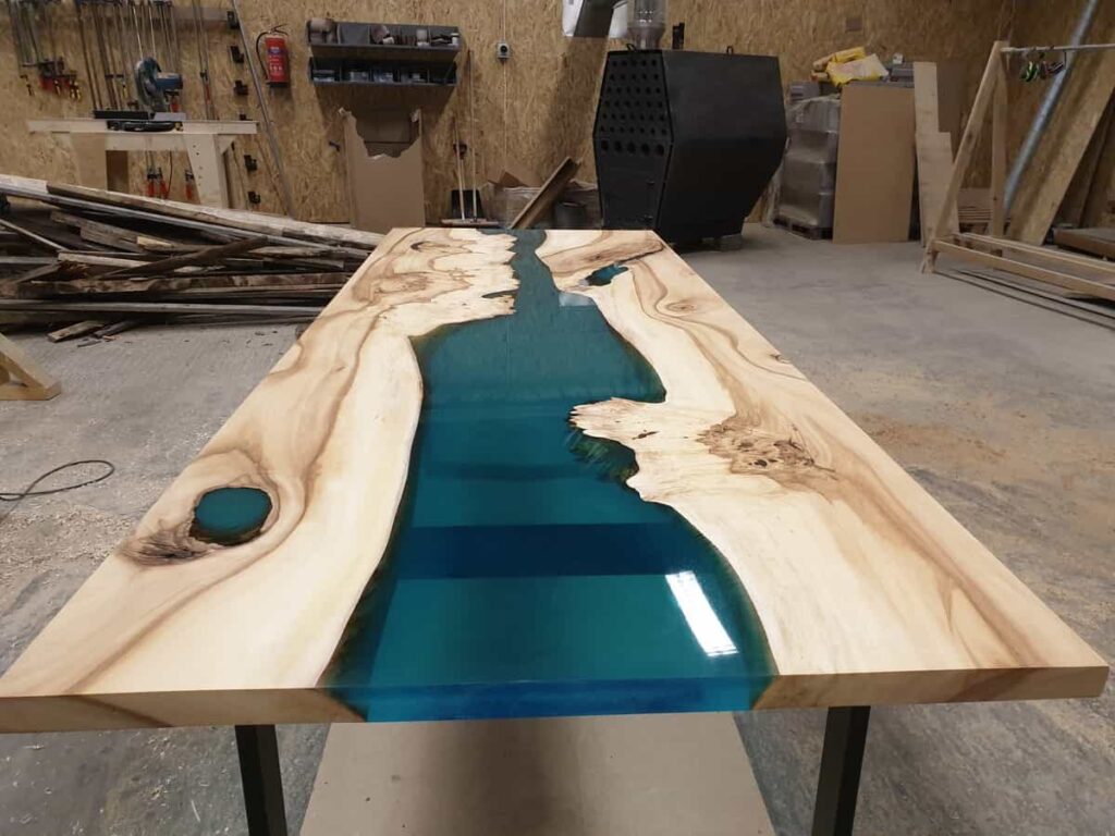 Epoksiid laud - Täispuidust mööbli valmistamine - sowood.ee